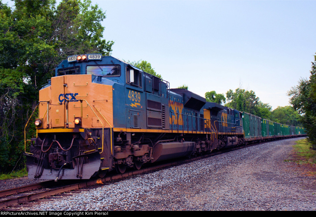 CSX 4839 Q702